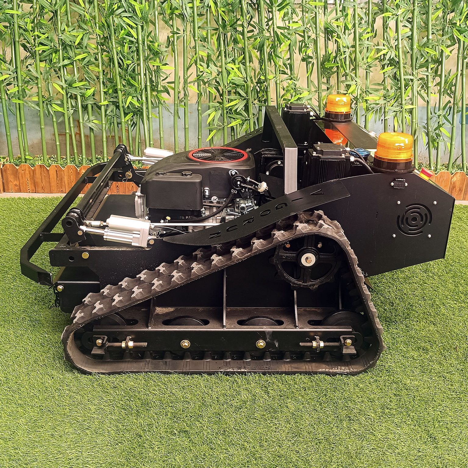 Remote Track Slope Mower With A Timer (VTLM800) – Vigorun Tech Mower ...